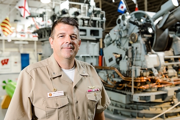 After 26 years in flight, Murdoch lands with UW Naval ROTC – UW–Madison ...