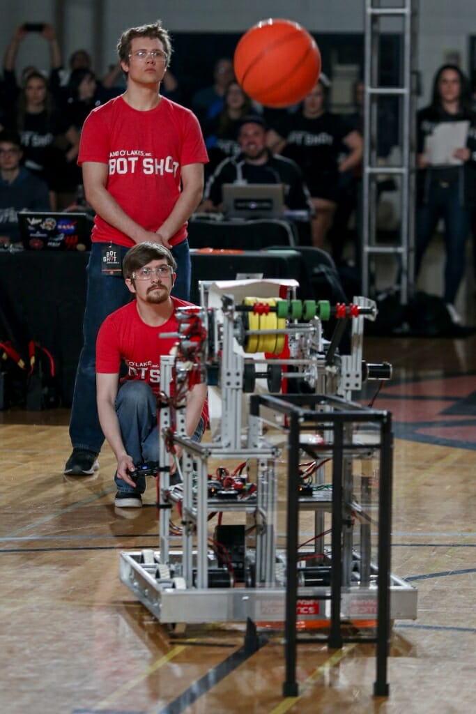 UW team builds robot that wins national H-O-R-S-E title – UW–Madison News