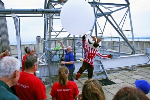 Bucky helps launch weather balloon – UW–Madison News