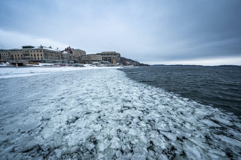 Year-end snowfall blankets campus – UW–Madison News