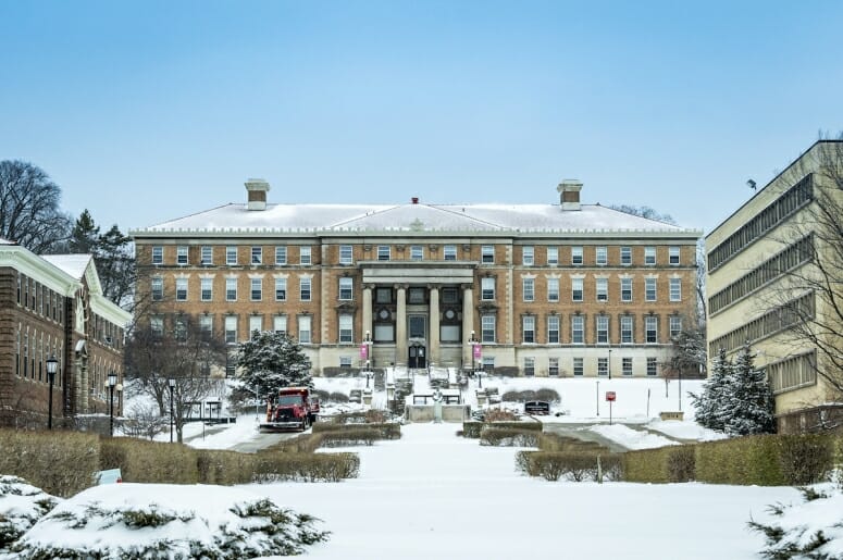 Year-end snowfall blankets campus – UW–Madison News