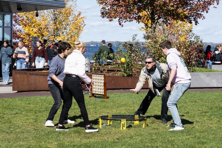 Family Weekend: a time to share campus fun – UW–Madison News