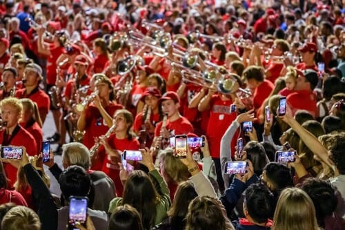 Homecoming Parade: smiles, sparkle and silliness – UW–Madison News