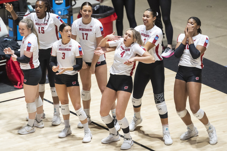 Field House heats up as Badgers roll into tournament – UW–Madison News