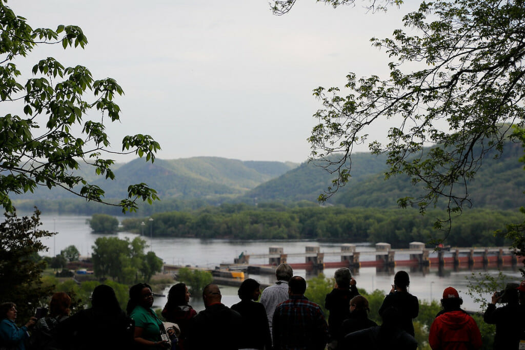 Faculty and staff go on tour with the Wisconsin Idea Seminar – UW ...