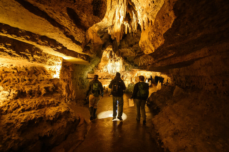 Wisconsin cave holds tantalizing clues to ancient climate changes ...