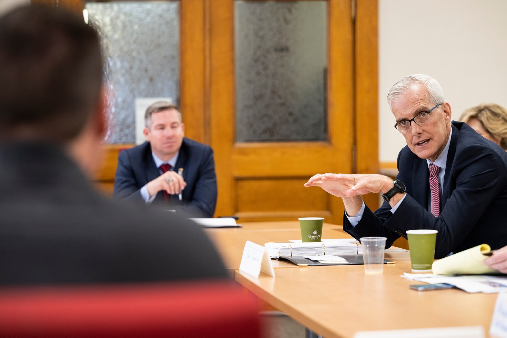 UW–Madison hosts secretary of Veterans Affairs, highlights student ...