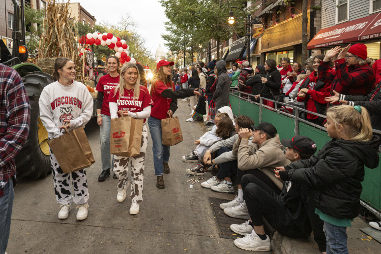 Badgers on parade: Scenes from Homecoming 2023 – UW–Madison News – UW ...