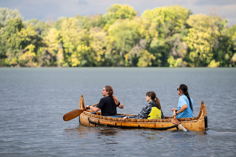 Ojibwe birchbark canoe returns to Lake Mendota after 10 years ...